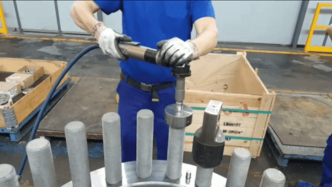 A pneumatic nutrunner to screw heavy duty studs on body valves