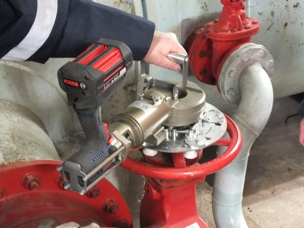 Efficiency and safety for valves maneuvers in the water industry